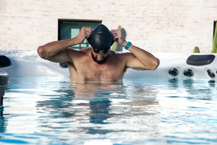 5 water aerobics exercises to tone and strengthen arms