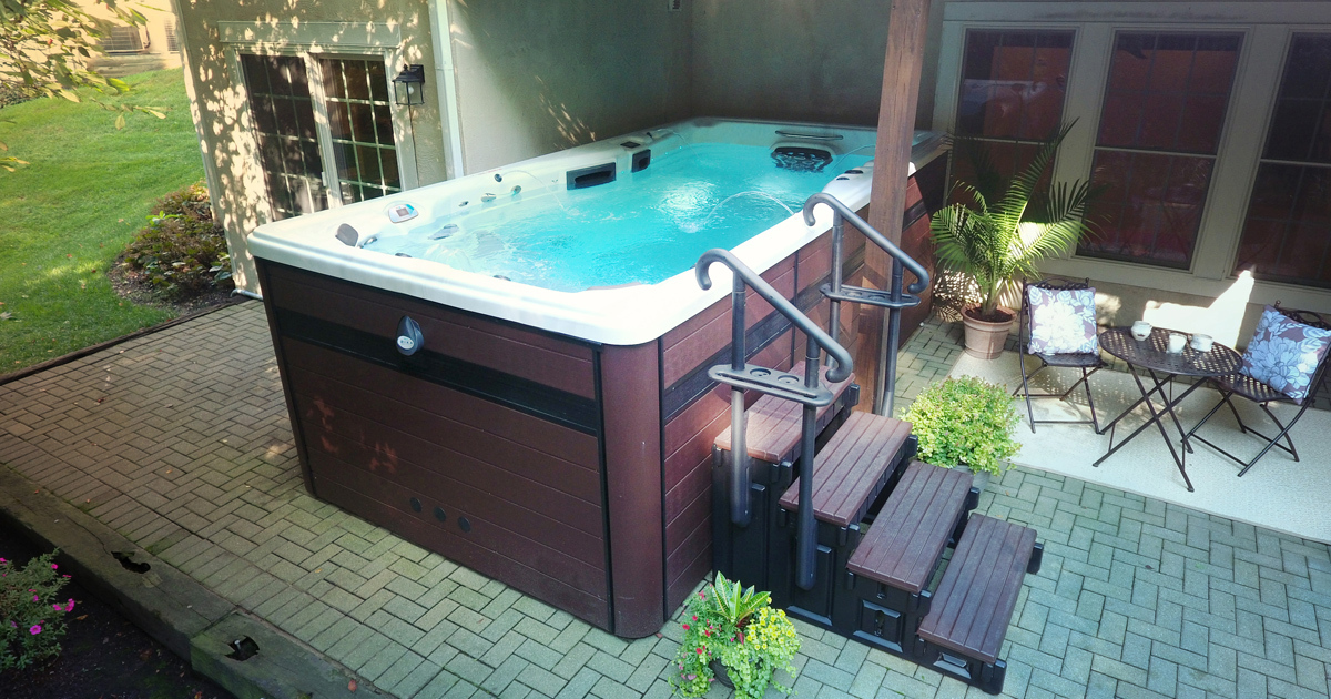 How to avoid common swimming mistakes with pool mirrors